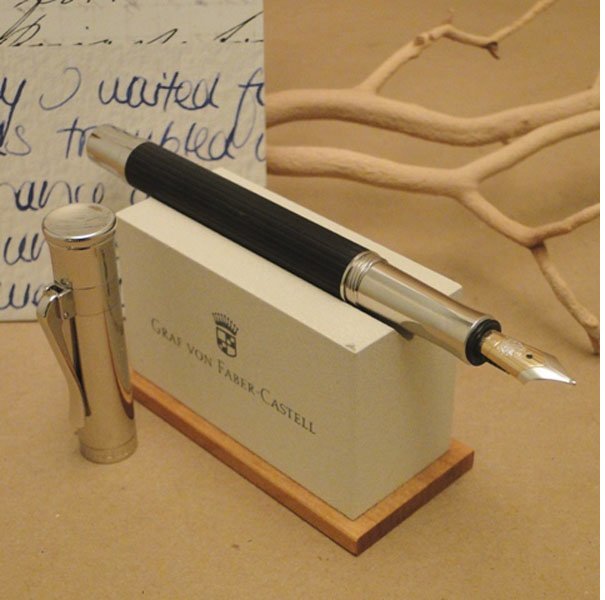 Перьевая ручка Graf von Faber-Castell Classic Ebony Wood (145550) за ...